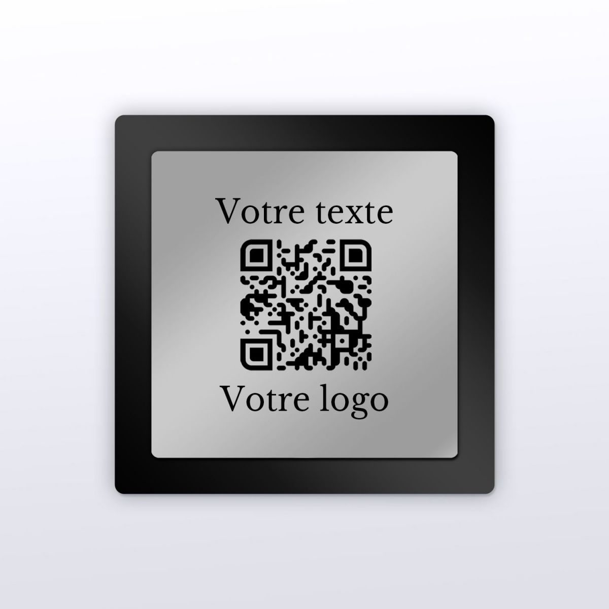 Plaque QR code carrée en plexiglas noir et aspect inox