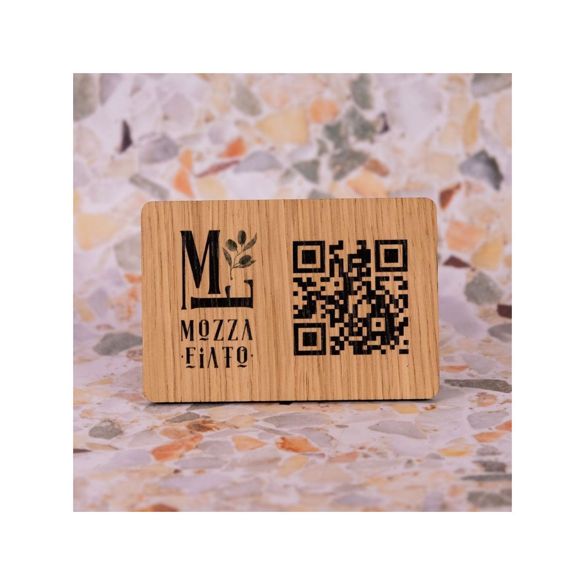 Plaque QR code arrondie en bois aspect inox